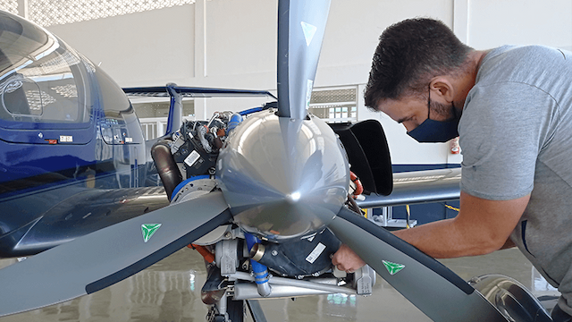 Diamond DA42 - Aeromot